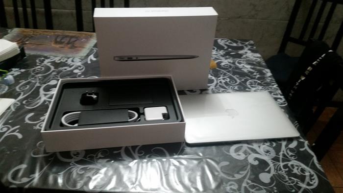 MACBOOK AIR 13" NUOVO