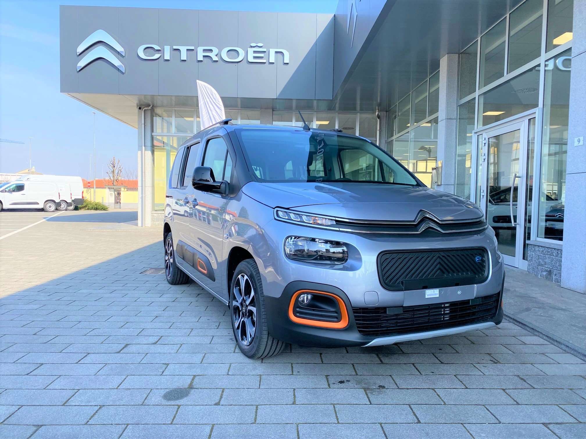 Citroen Berlingoe-Berlingo Elettrico 136cv SHINE OFFERTA ECOBONUS