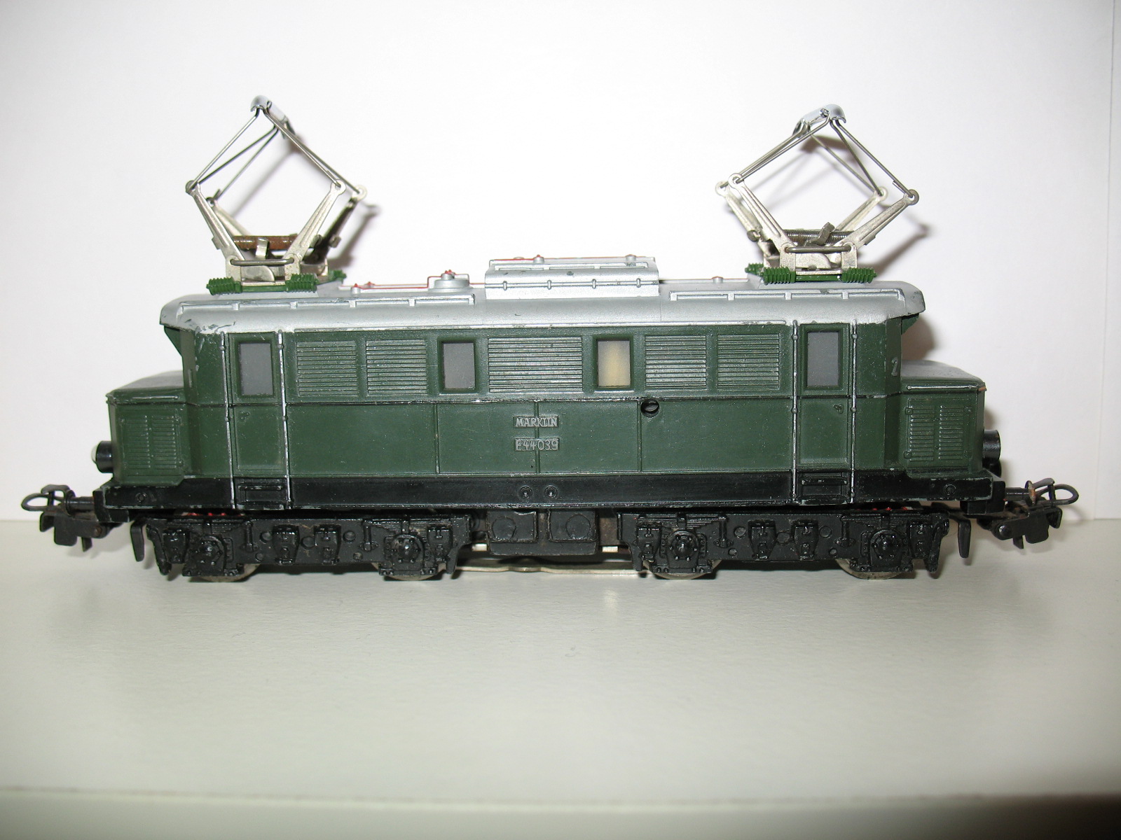 MARKLIN H0 LOCOMOTORE SET 800 E44039