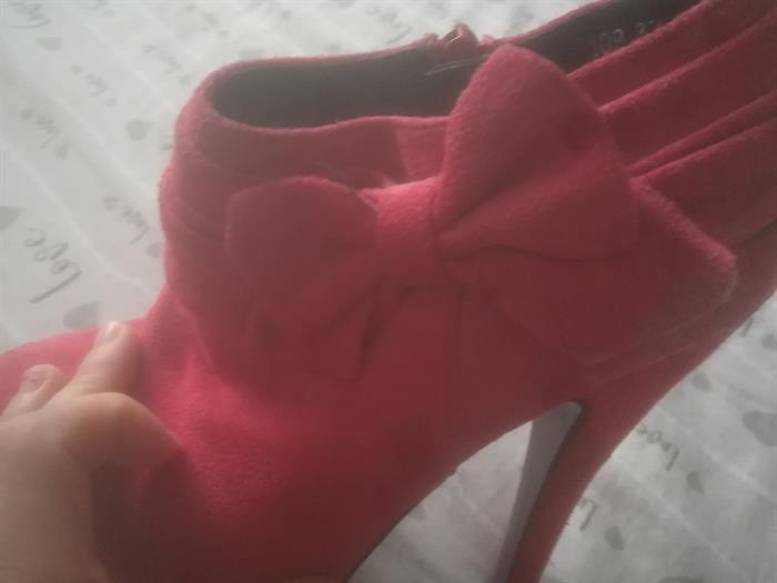 SCARPE ROSSE