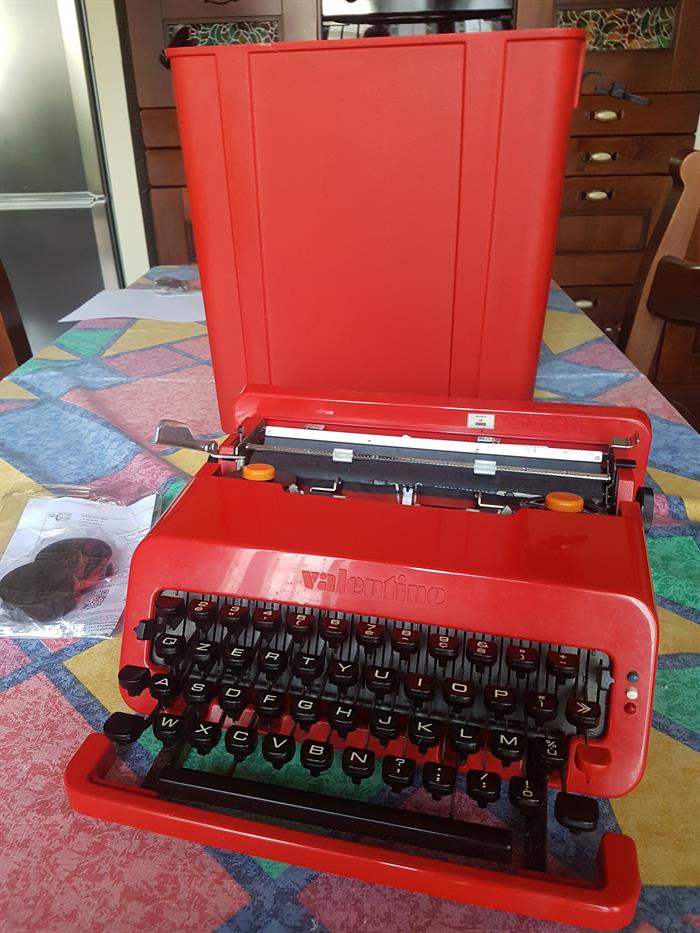 MACCHINA DA SCRIVERE VINTAGE OLIVETTI VALENTINE 1971