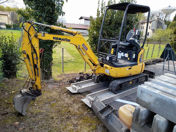 MINI ESCAVATORE KOMATSU PC18MR-3