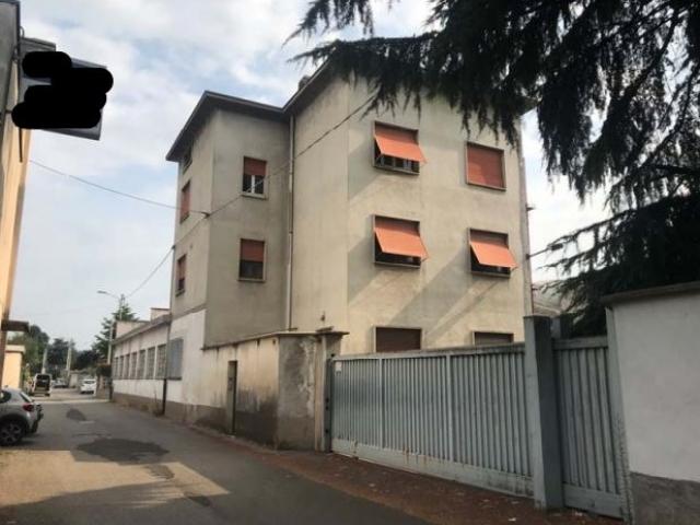 Opificio con palazzina uffici/residenziale