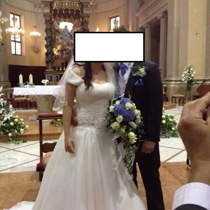 VENDO ABITO DA SPOSA AVORIO, TAGLIA 46, BELLISSIMO E ROMANTICO