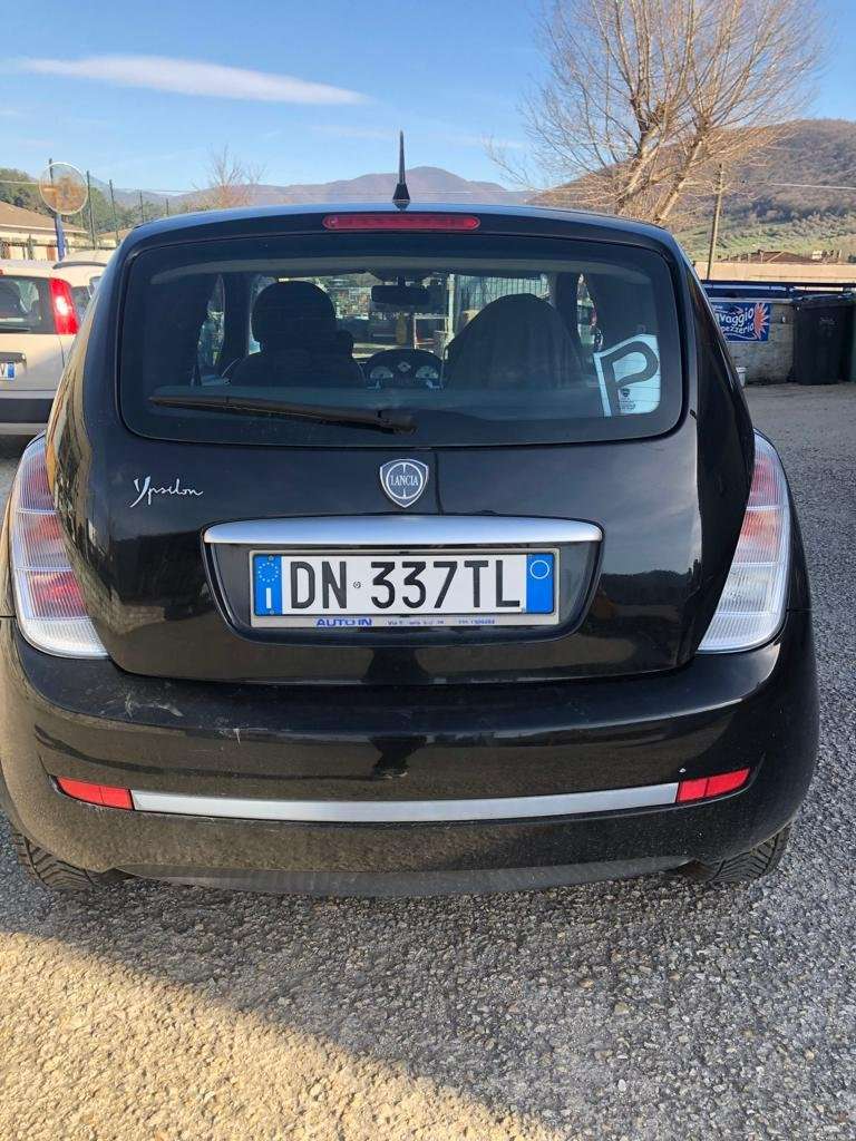 Lancia Ypsilon