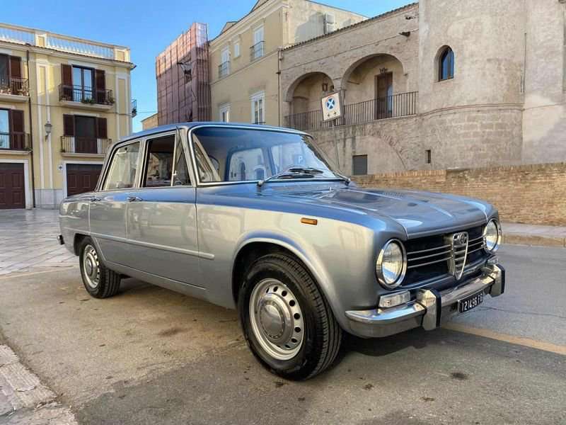 Alfa Romeo Giulia1300 SUPER