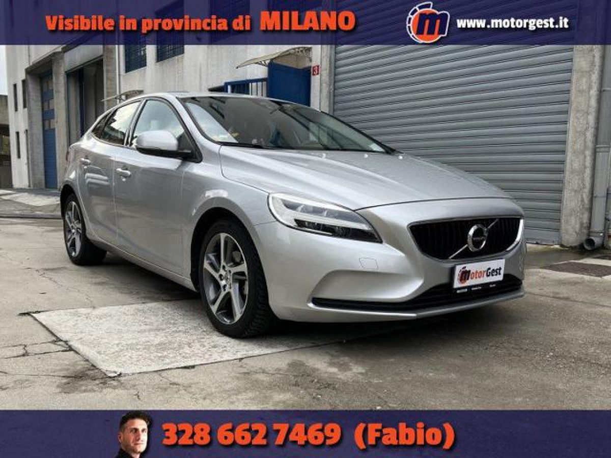 VOLVO V40 (2012-2020) V40 D2 Momentum