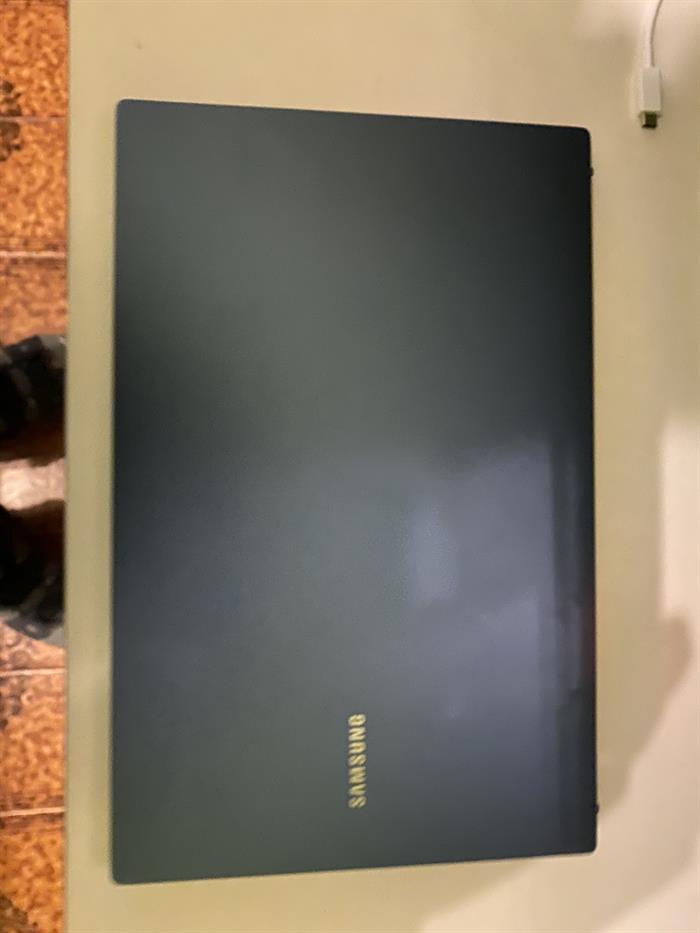 SAMSUNG GALAXY BOOK