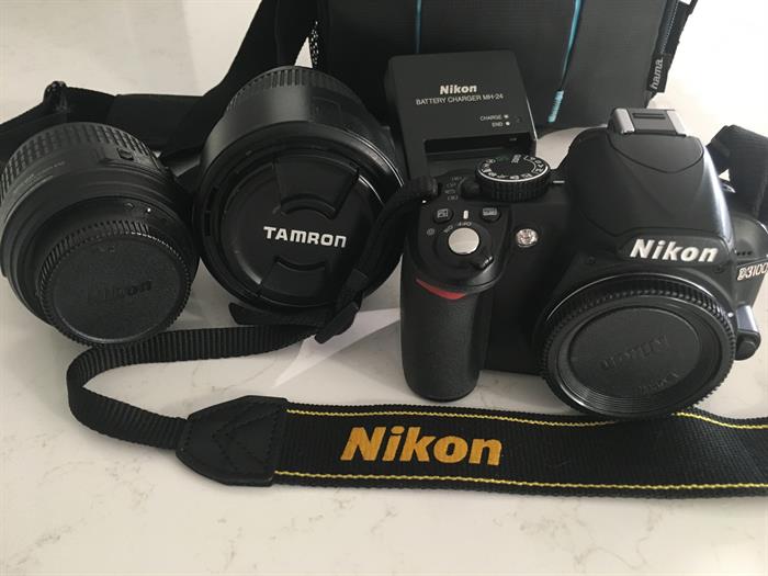 NIKON D3100