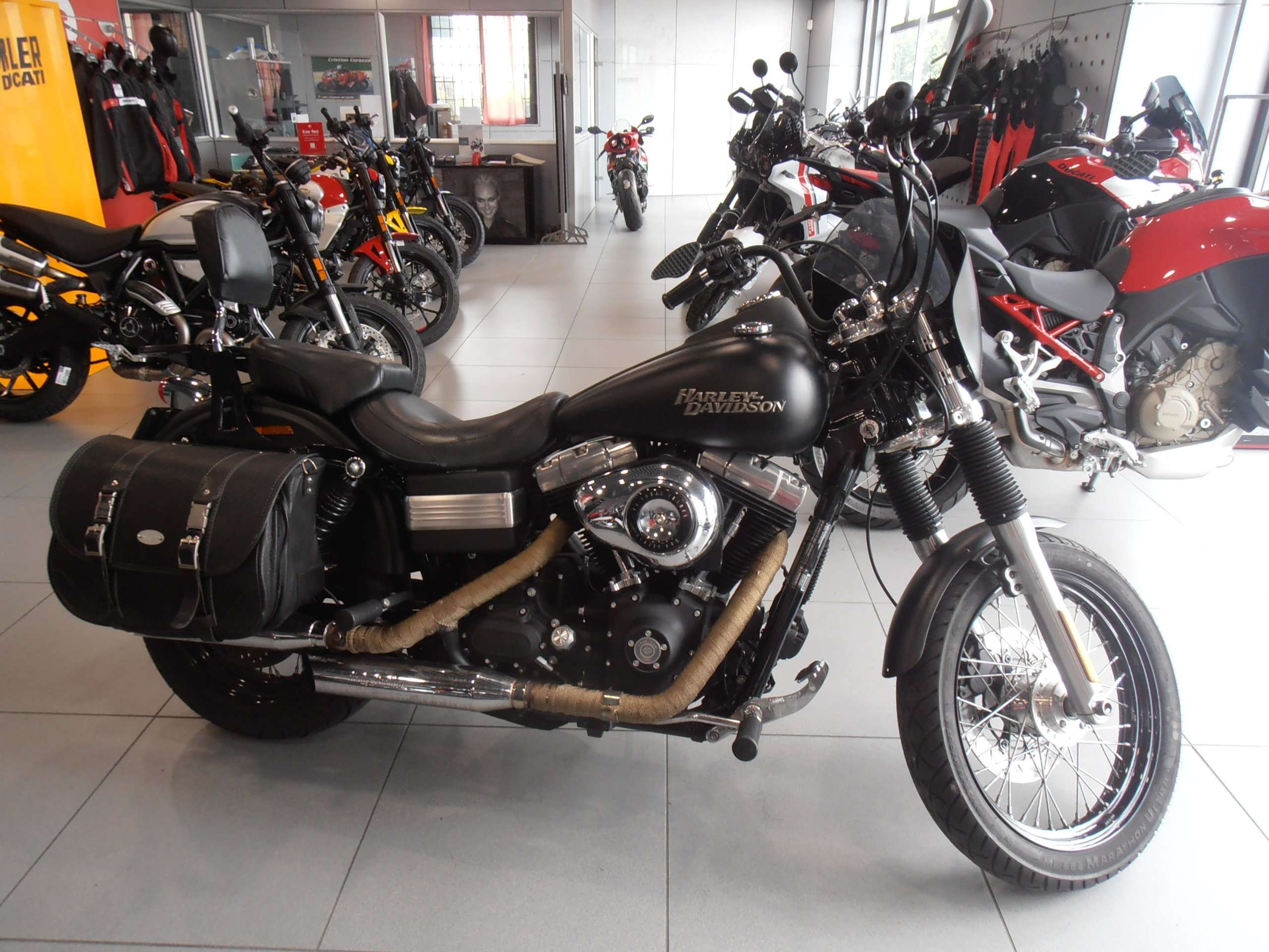 Harley-Davidson Dyna Street Bob1540