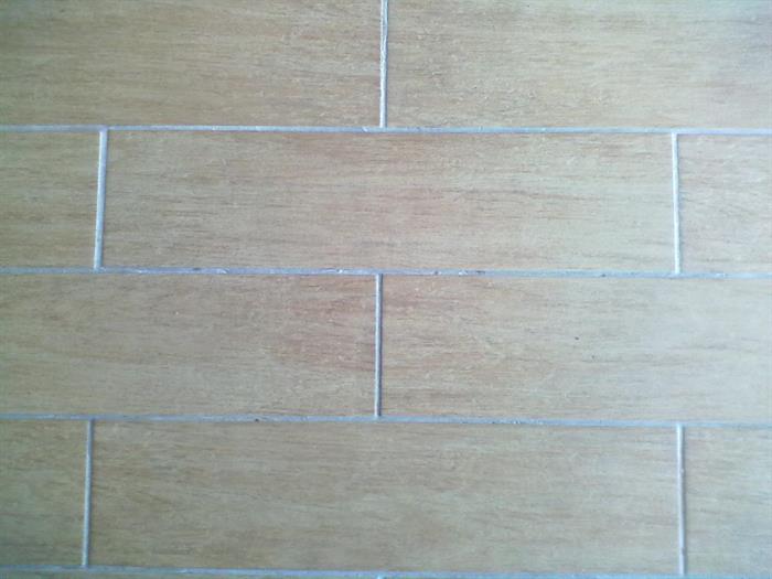 PAVIMENTO IN CERAMICA FINTO PARQUET