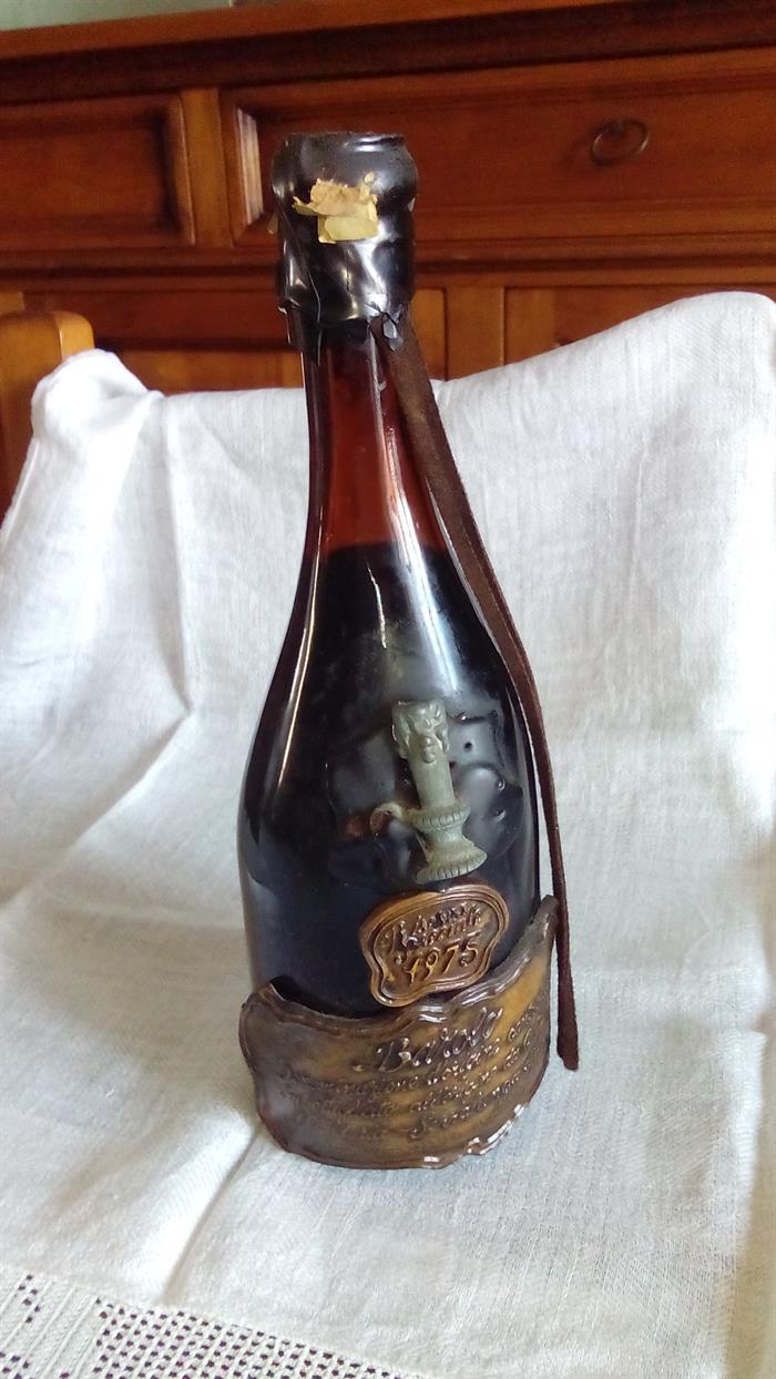 BAROLO VILLADORIA RISERVA SPECIALE 1975 (211213)