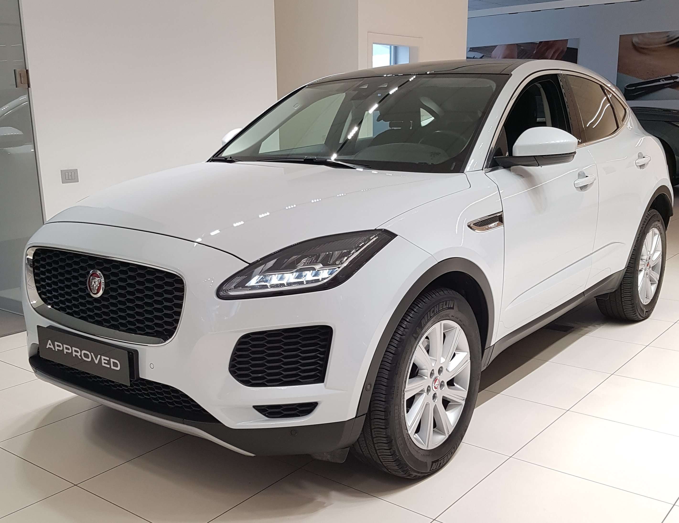 Jaguar E-PaceE-Pace 2.0d i4 awd 150cv auto