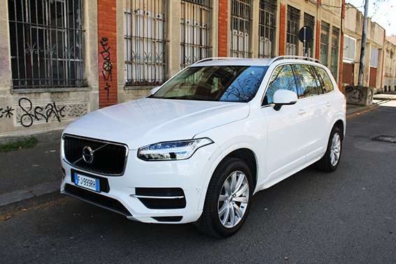 Volvo XC90XC90 2.0 d5 Momentum awd 235cv geartronic my17