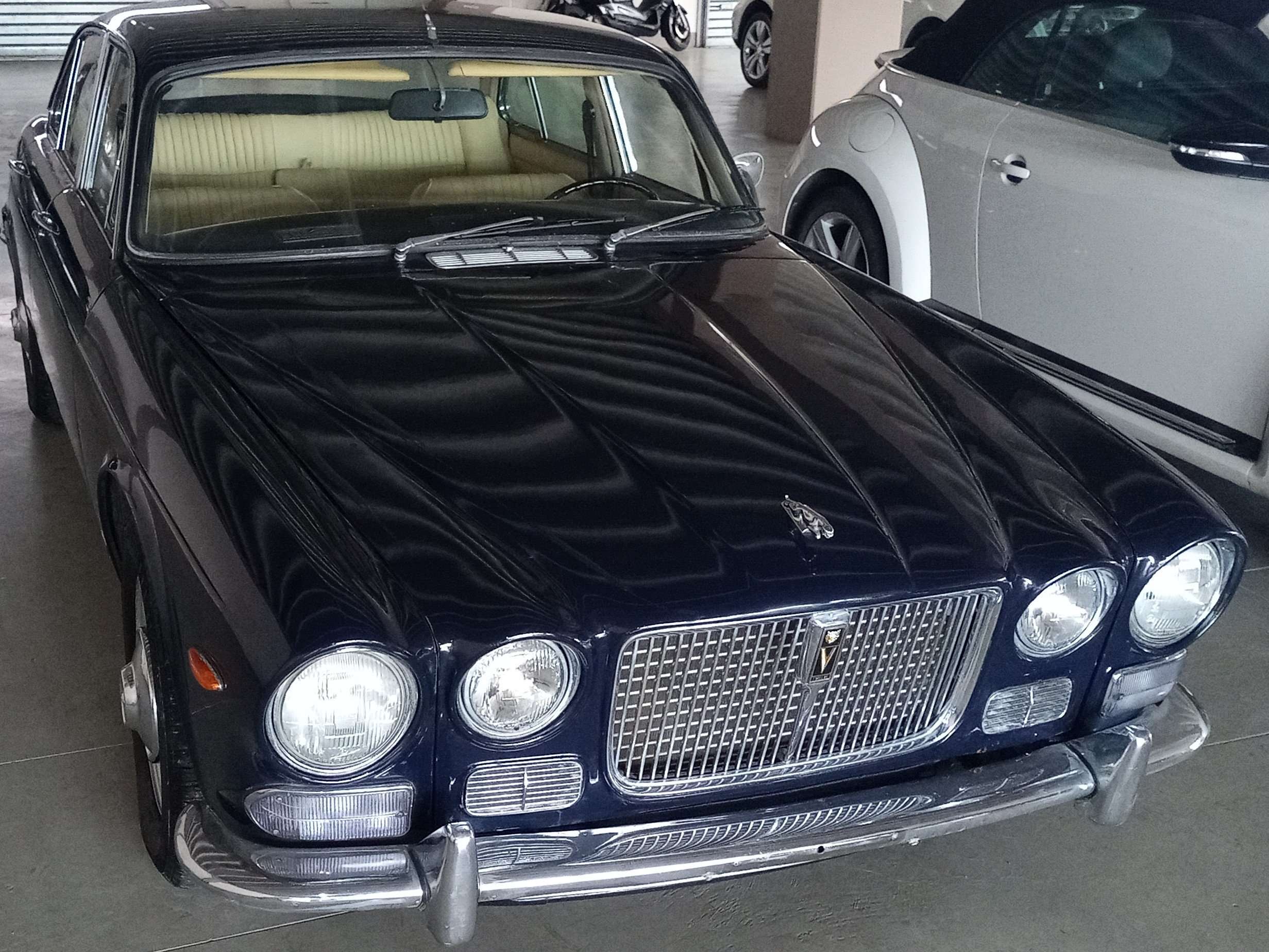 Jaguar XJ12