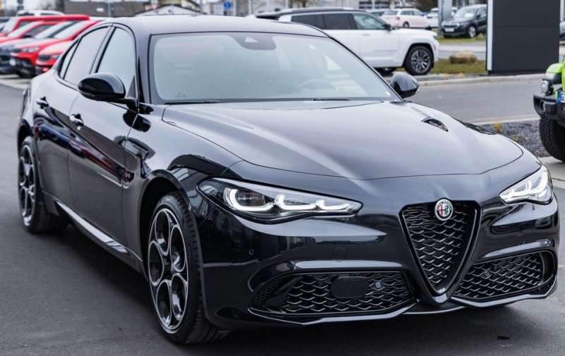 Alfa Romeo Giulia2.0 Turbo 280 CV AT8 AWD Q4 Competizione