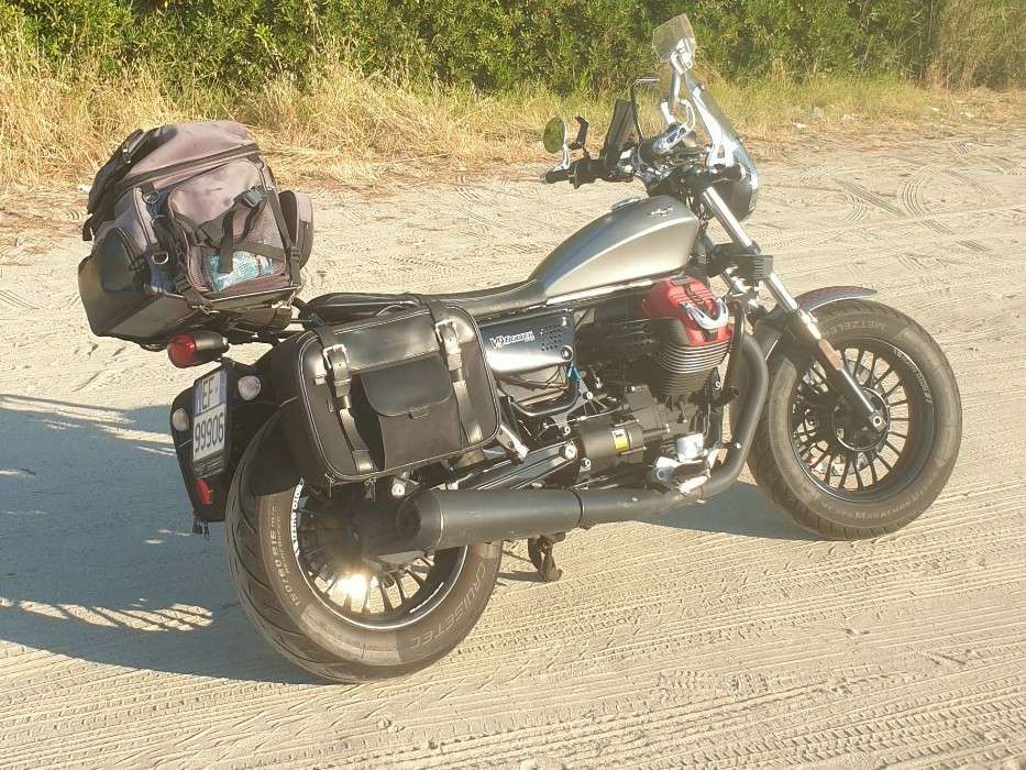 Moto Guzzi V 9