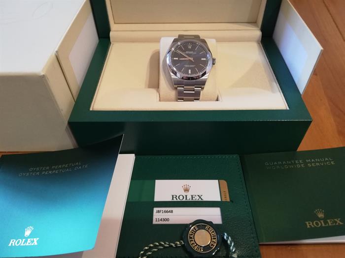 ROLEX OYSTER PERPETUAL 39 114300