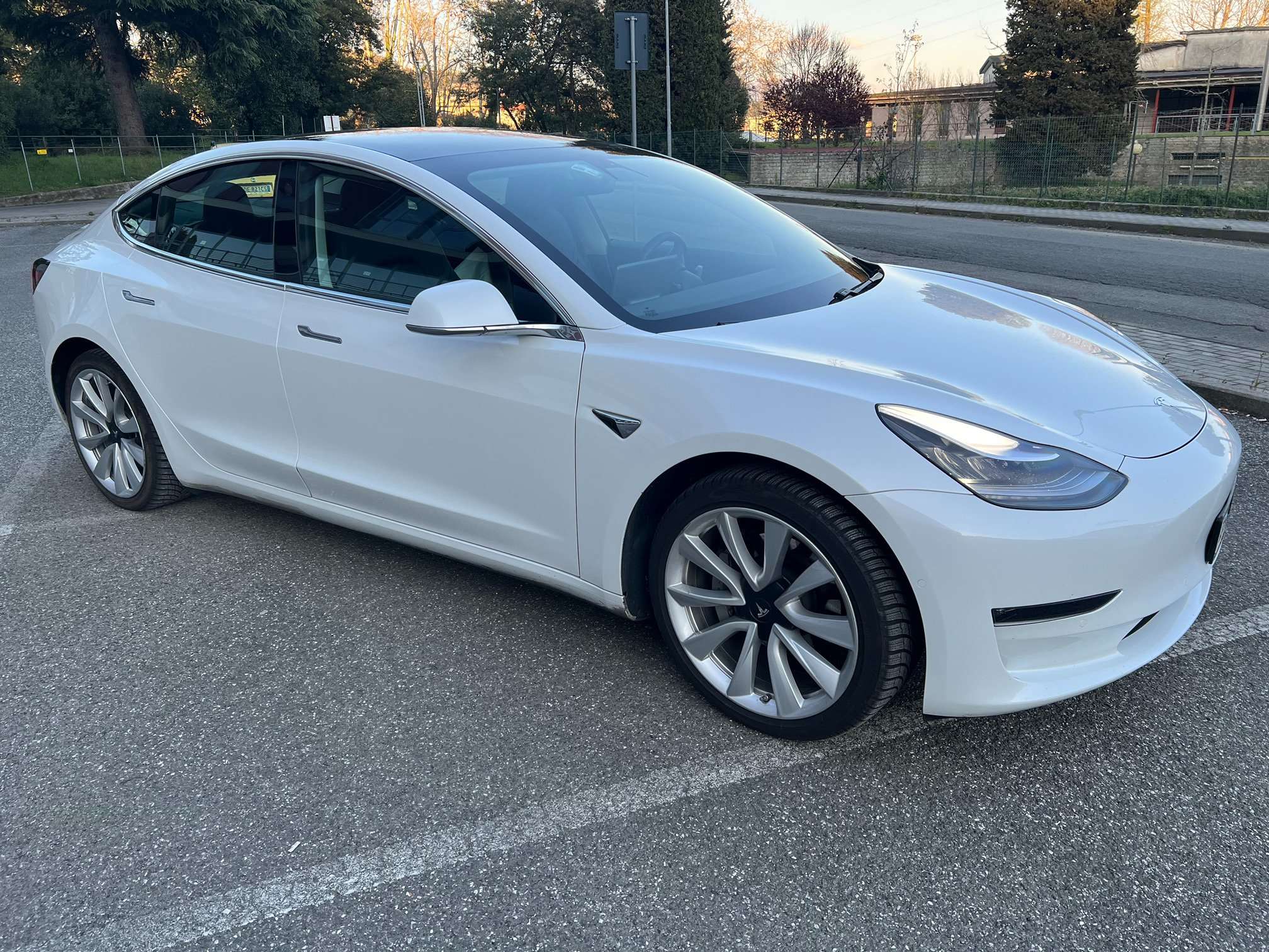 Tesla Model 3Model 3 Long Range Dual Motor awd