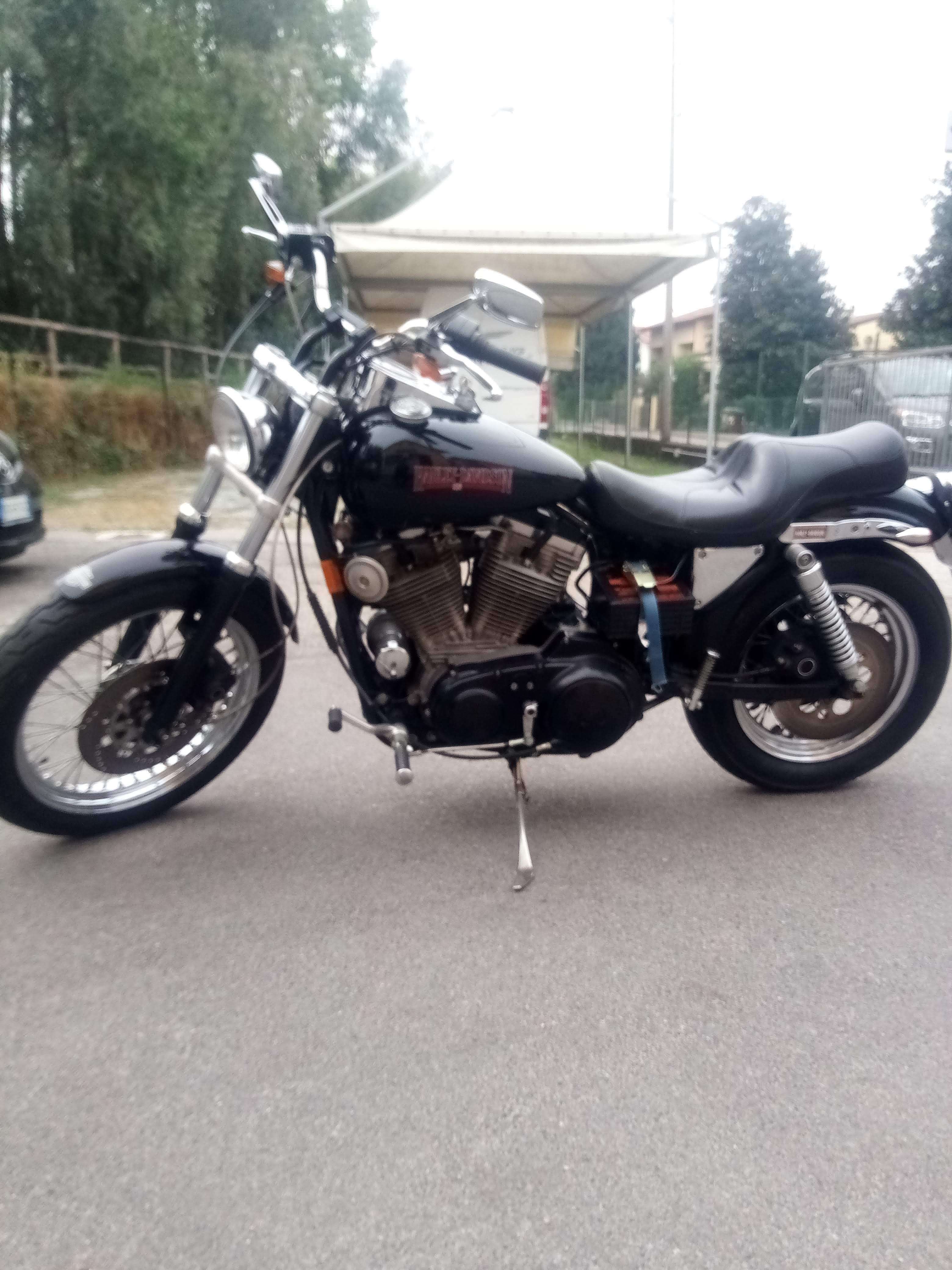 Harley-Davidson Sportster XL 883Hugger