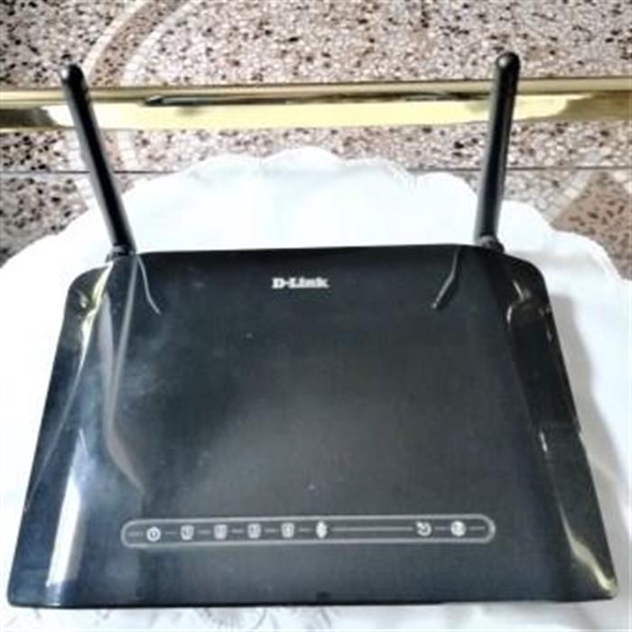 ROUTER D-LINK MODELLO DSL-2740B.