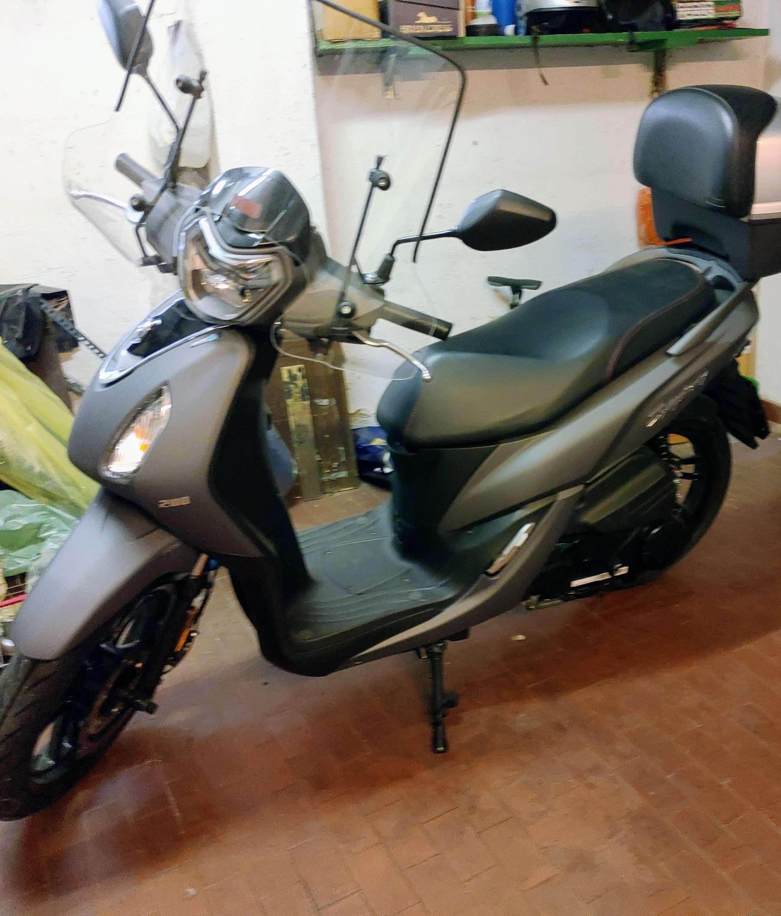 Kymco Agility 200Symphony 200