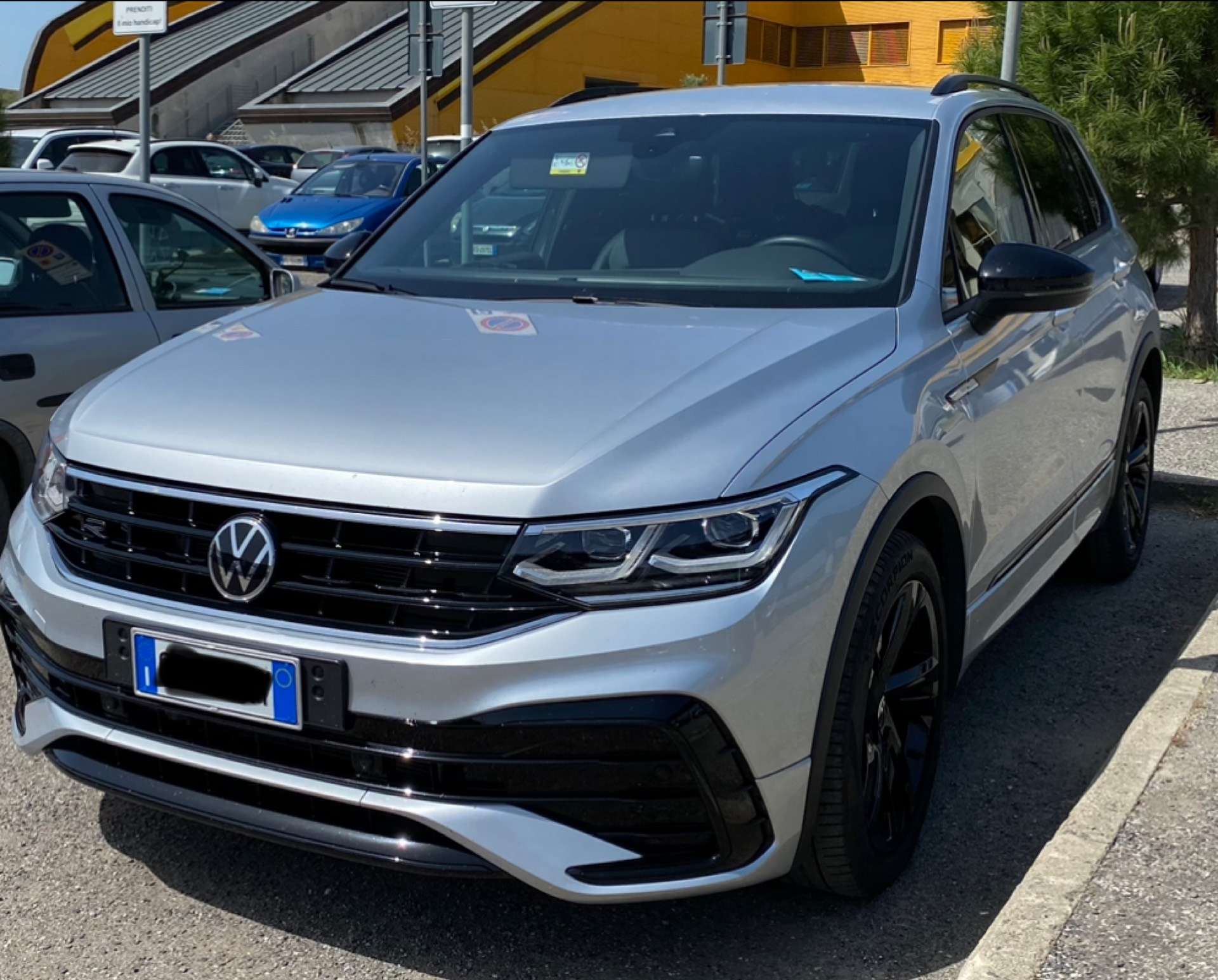 Volkswagen Tiguan2.0 tdi R-Line 150cv dsg