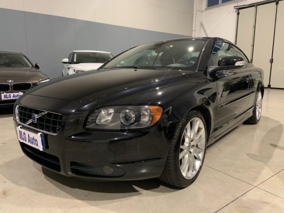 VOLVO C70 (2005-2013) C70 2.4 D5 20V Momentum