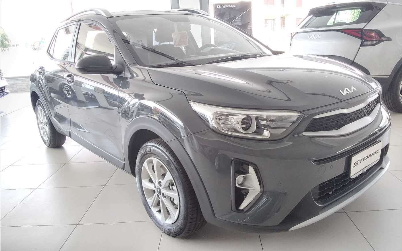 Kia Stonic1.2  Urban TDN , Neopatentati, AUTO IN PRONTA CONS