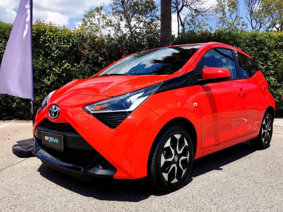 TOYOTA Aygo 2ª serie Aygo Connect 1.0 VVT-i 72 CV 5 porte x-wave