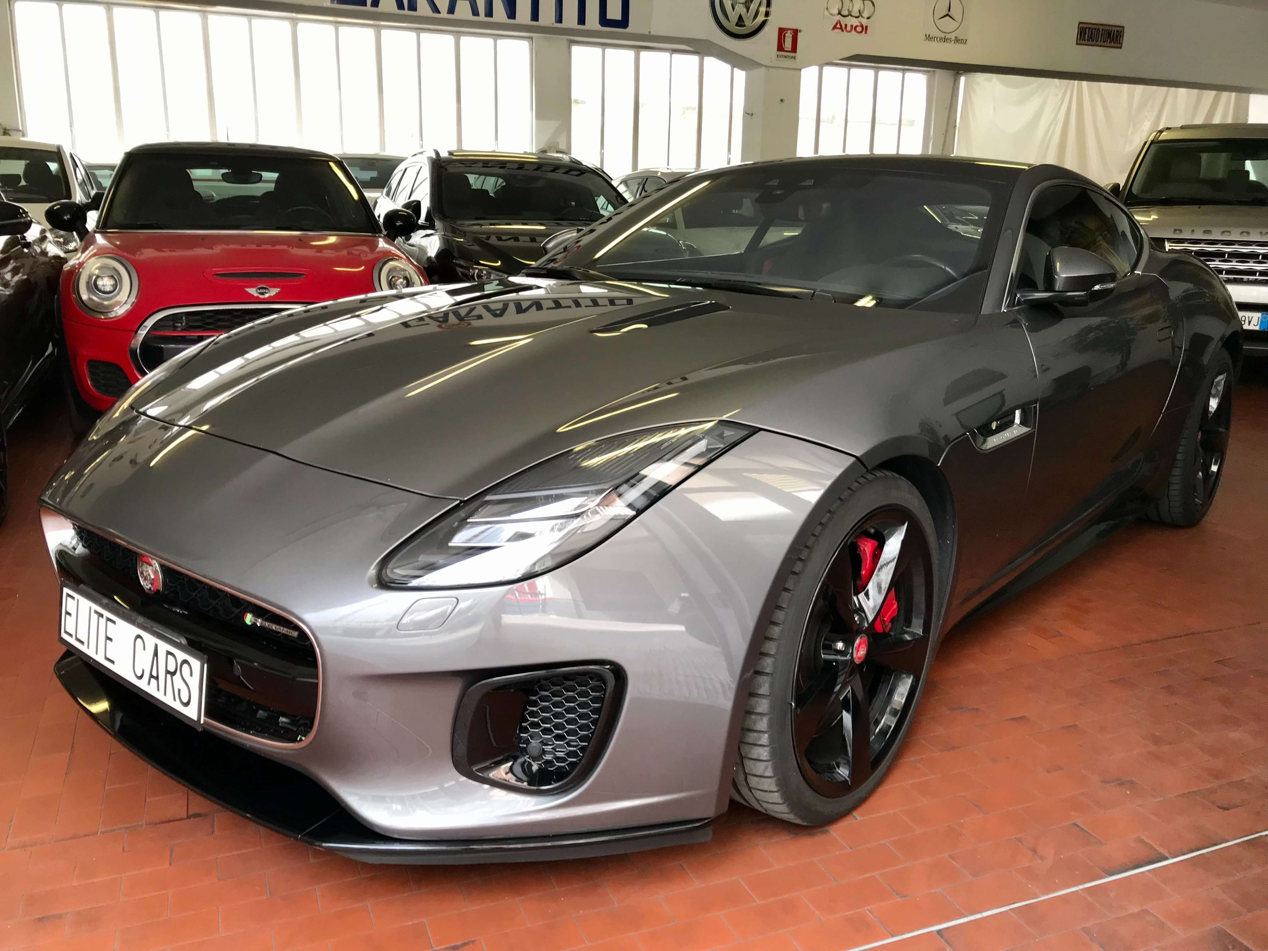 Jaguar F-TypeF-Type Coupe 2.0 i4 R-Dynamic rwd 300cv auto my19