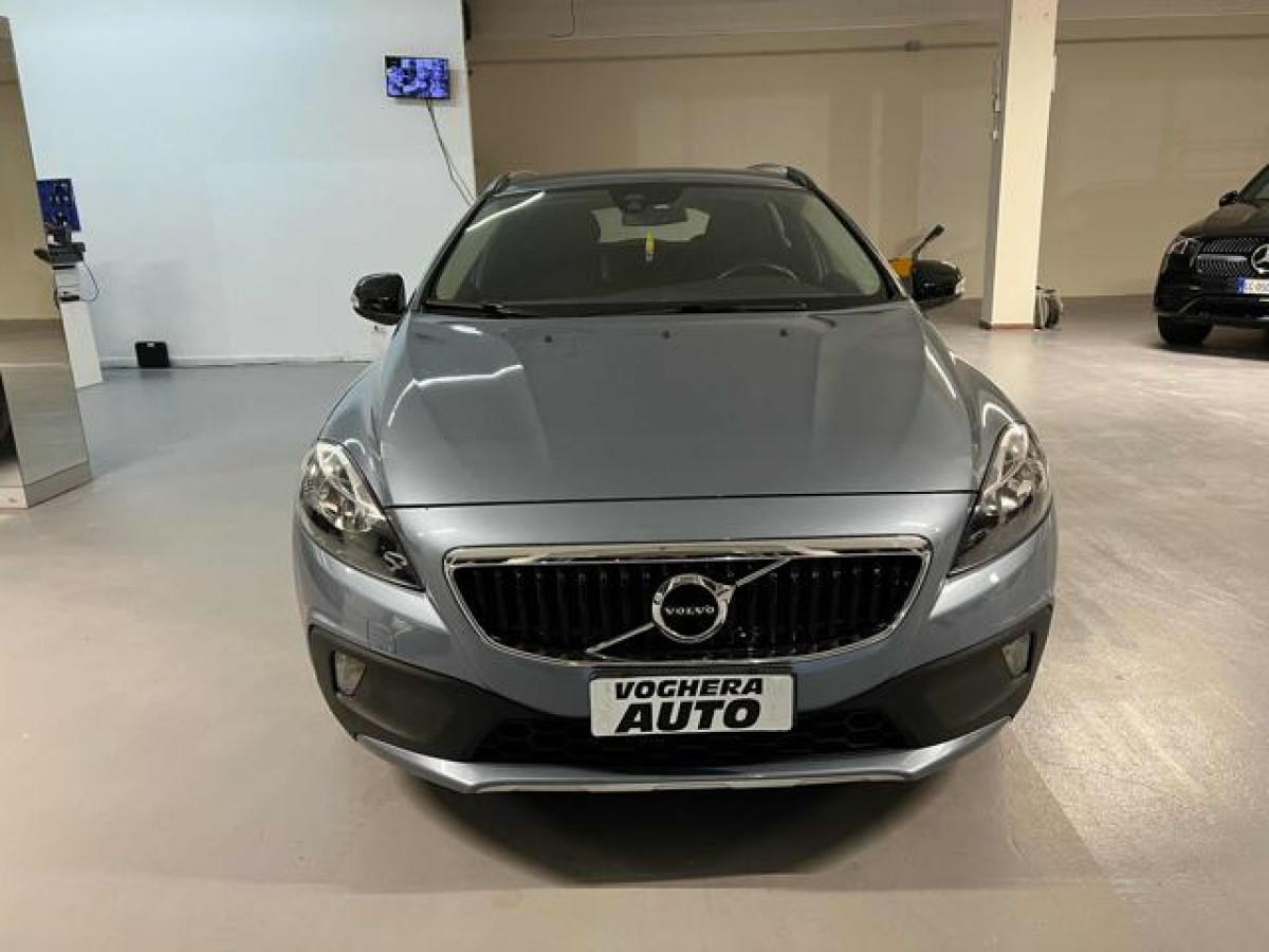 VOLVO V40 CC (2012-2020) V40 Cross Country D2 Pro