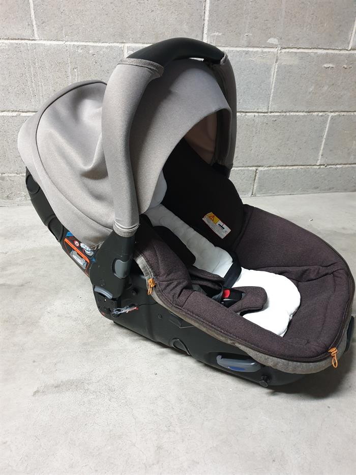 CULLA OVETTO MATRIX LIGHT 2 PIÙ PIASTRA ISOFIX JANE'