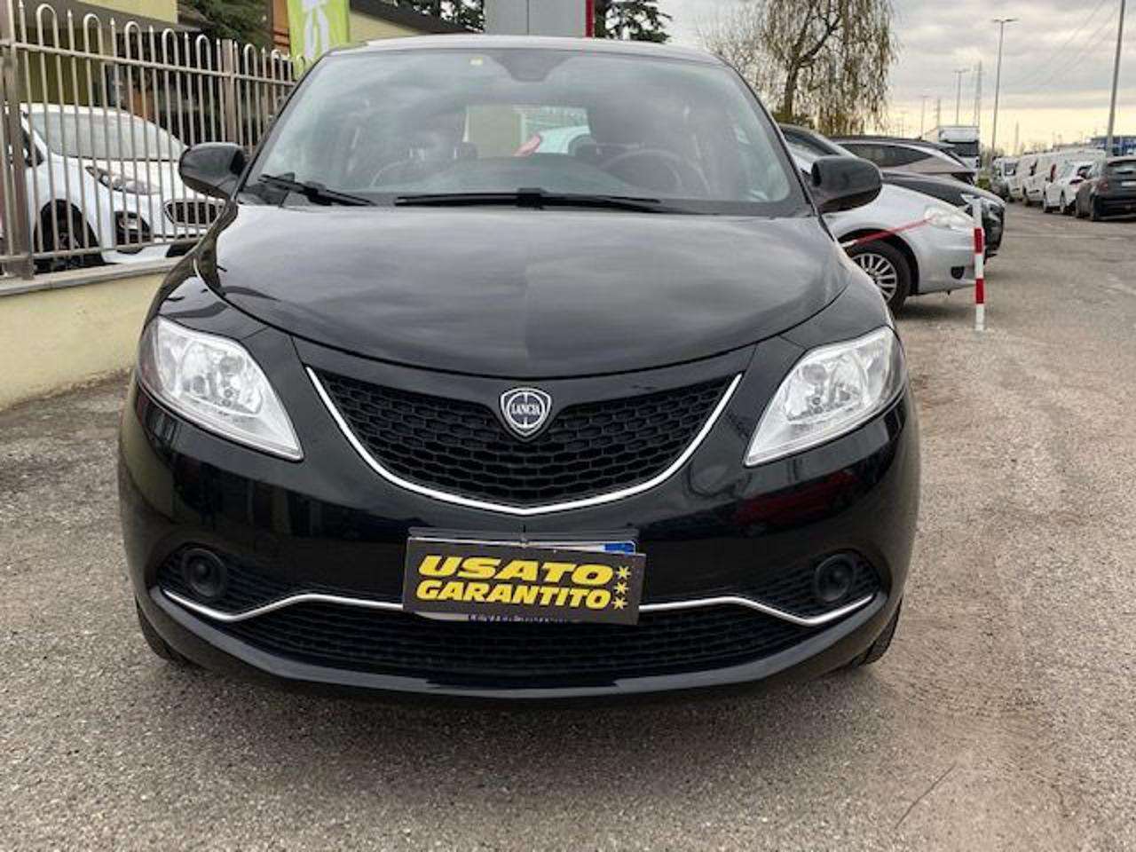 Lancia Ypsilon1.2 69 CV 5 porte Silver