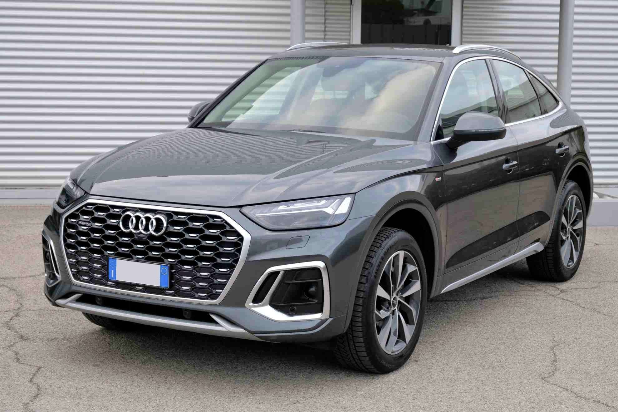 Audi Q5Sportback 2.0 (40) Tdi Quattro S-tr. S-line Matrix