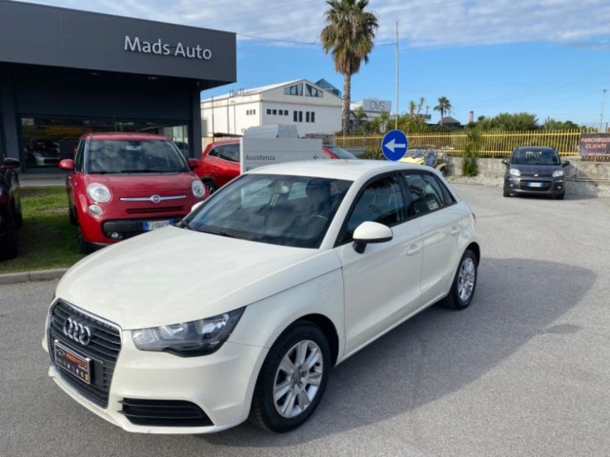 AUDI A1/S1 A1 1.6 TDI 105 CV Ambition