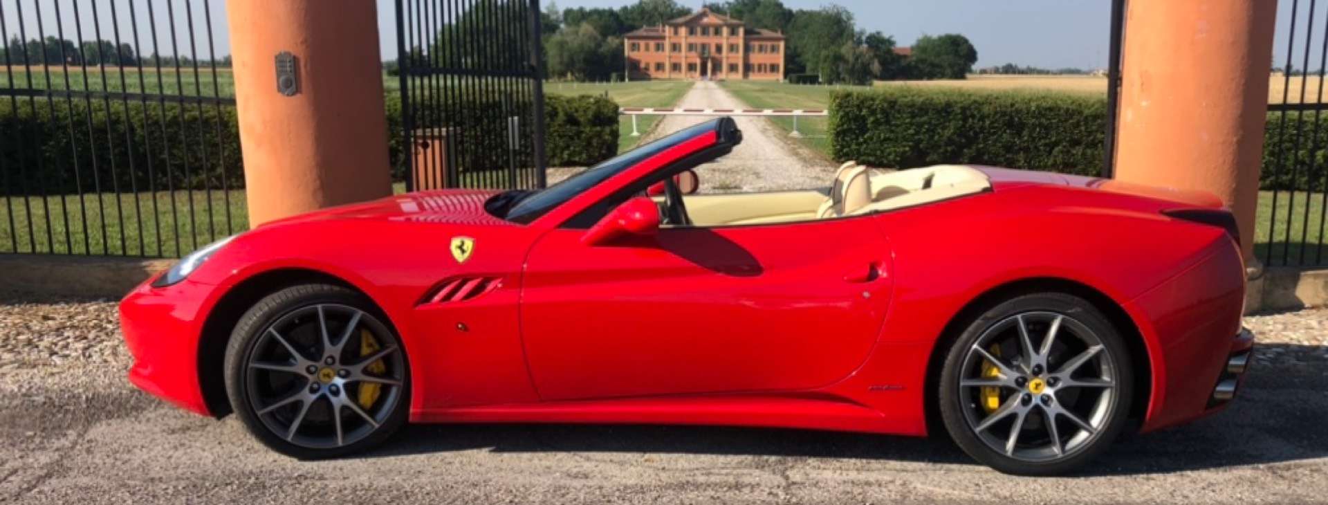 Ferrari California4.3 dct