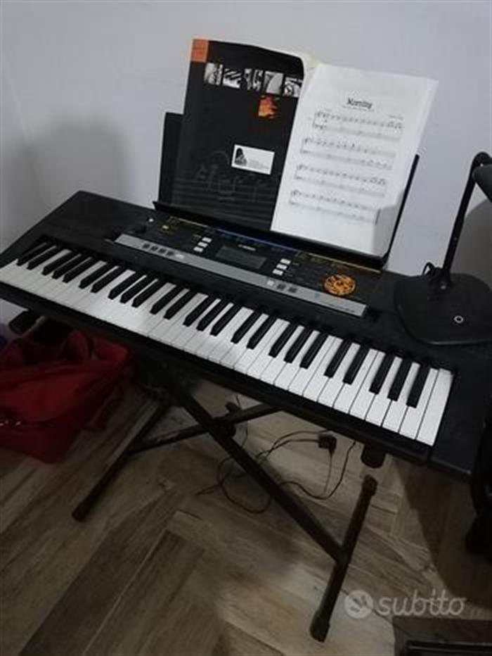 PIANOLA YAMAHA