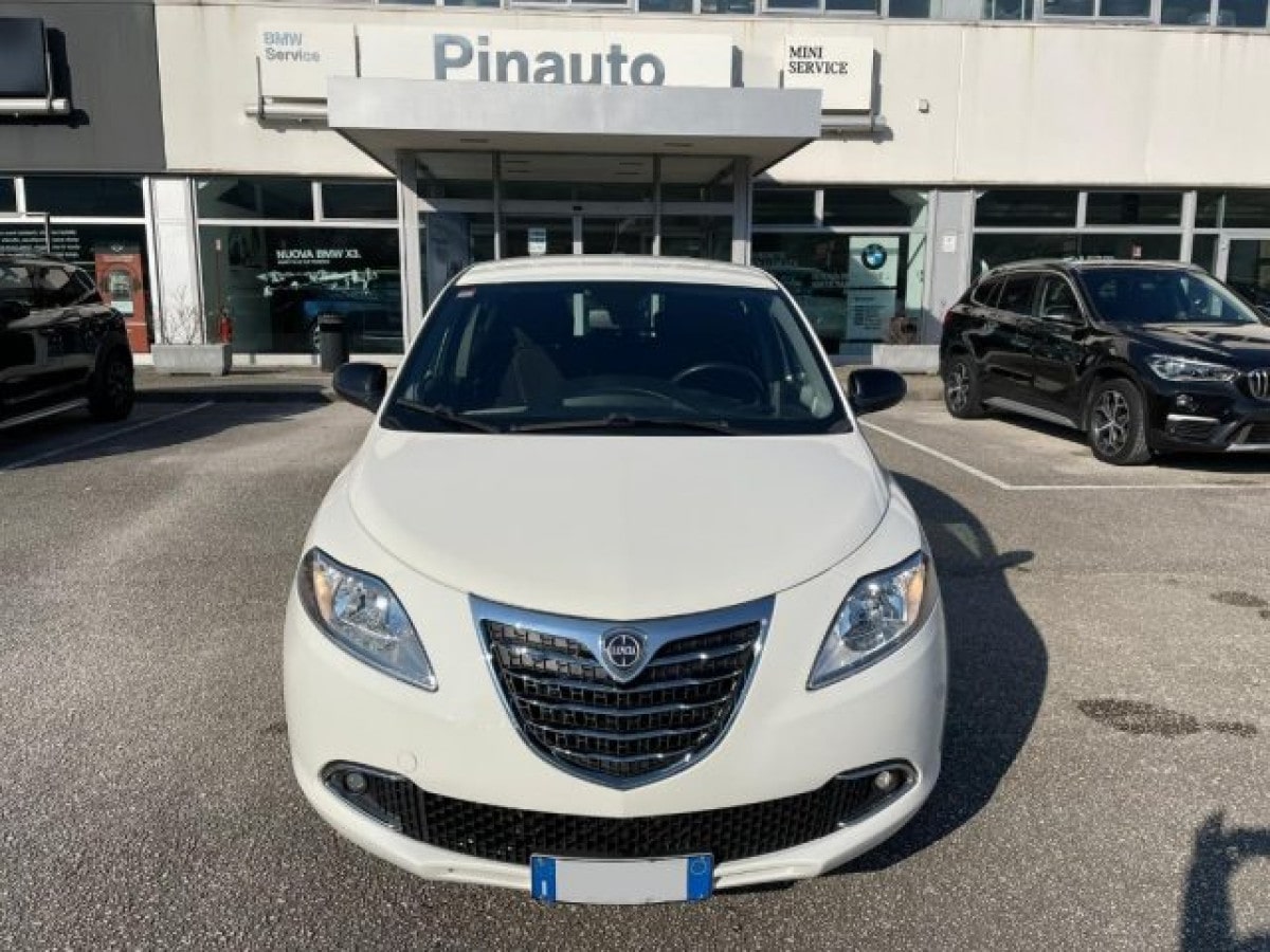 LANCIA Ypsilon 3ª serie Ypsilon 1.2 69 CV 5 porte GPL Ecochic Gold