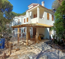 VILLA MEDITERRANEA A 100 MT. DAL MARE