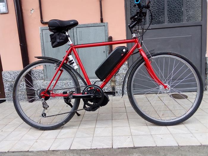 BICICLETTA CON PEDALATA ASSISTITA