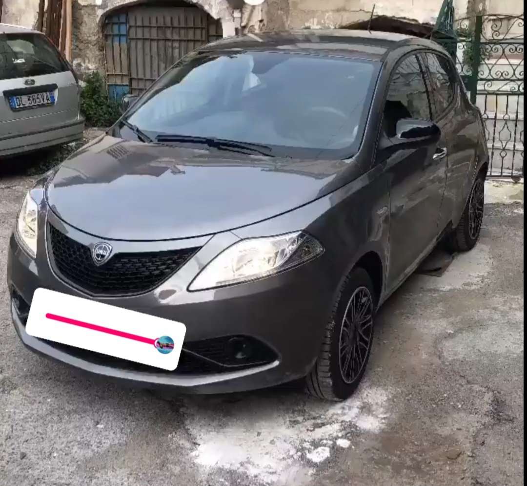 Lancia Ypsilon