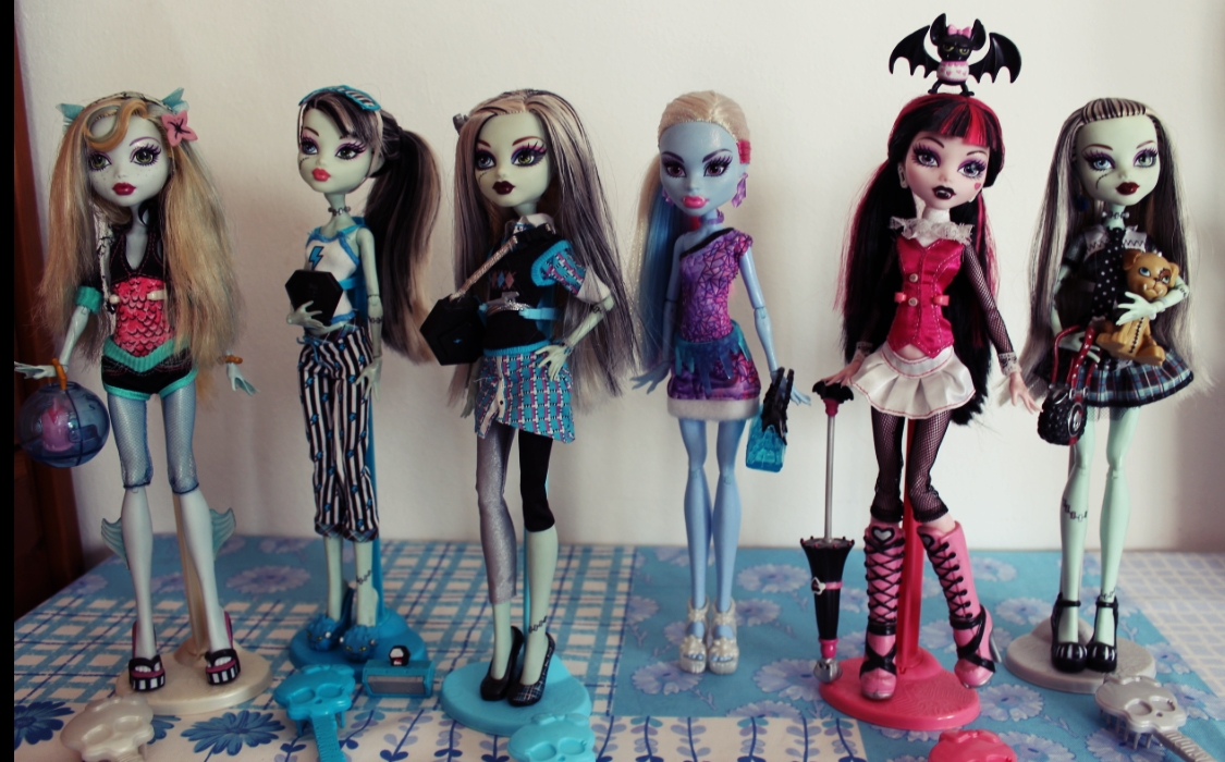 6 BAMBOLE MONSTER HIGH