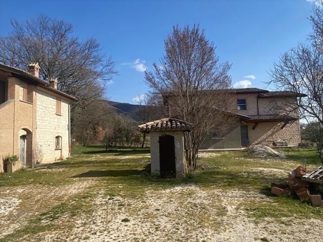 Casale in vendita a gualdo tadino periferia