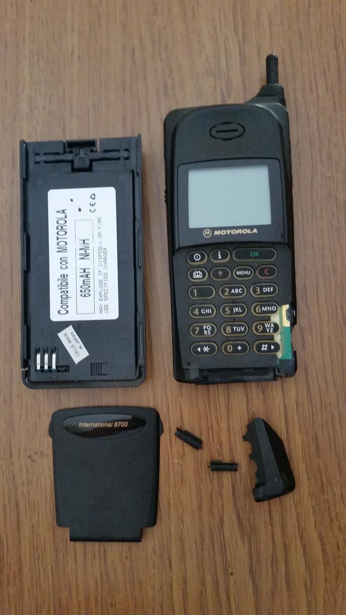 MOTOROLA 8700