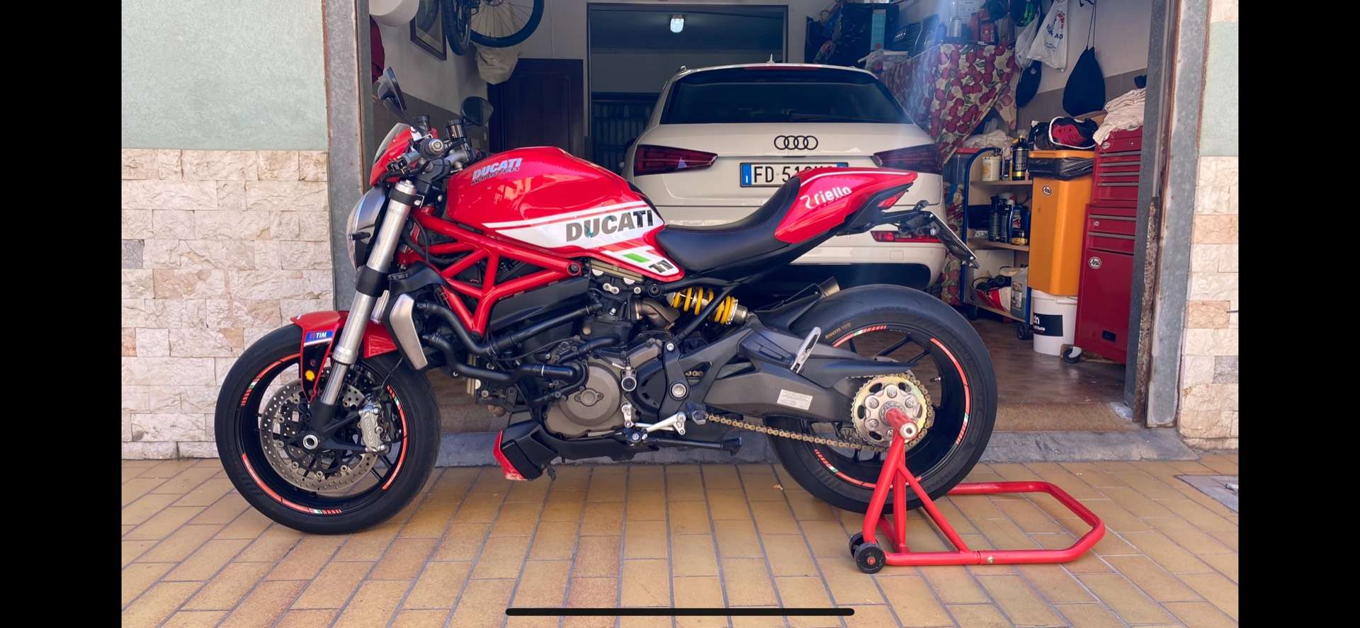 Ducati Monster 1200abs