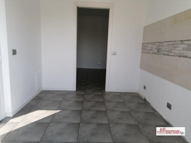 Trilocale con terrazzo a cornaredo