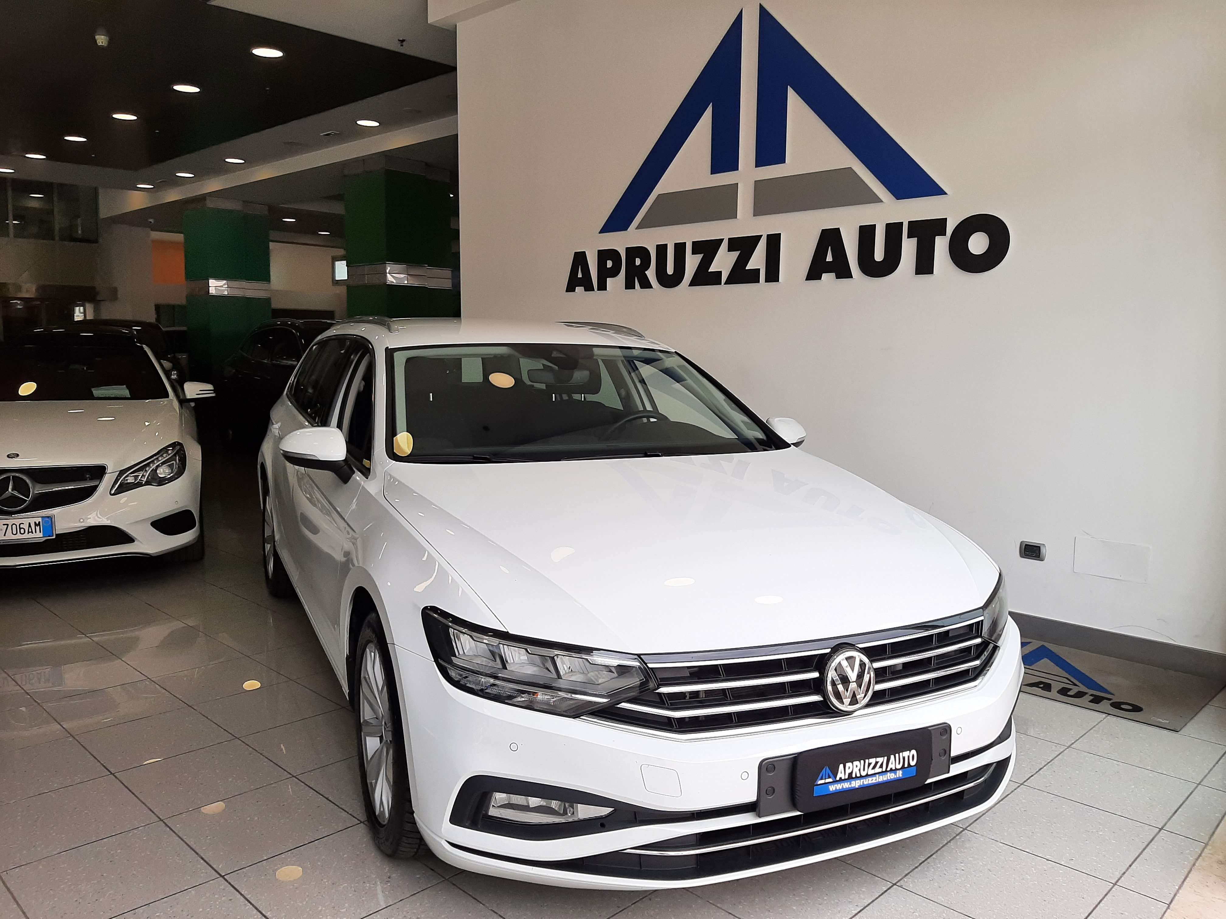 Volkswagen Passat VariantPassat Variant 2.0 tdi Business 150cv dsg SENSORI