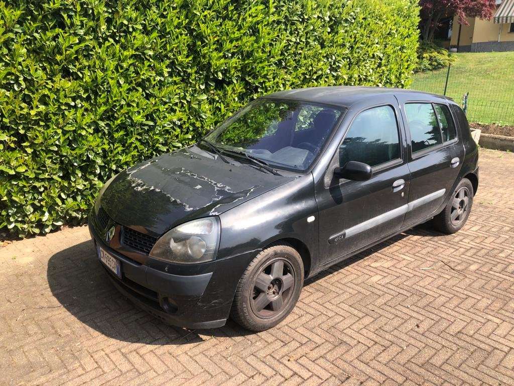 Renault ClioClio II 2004 5p 1.5 dci - 82cv