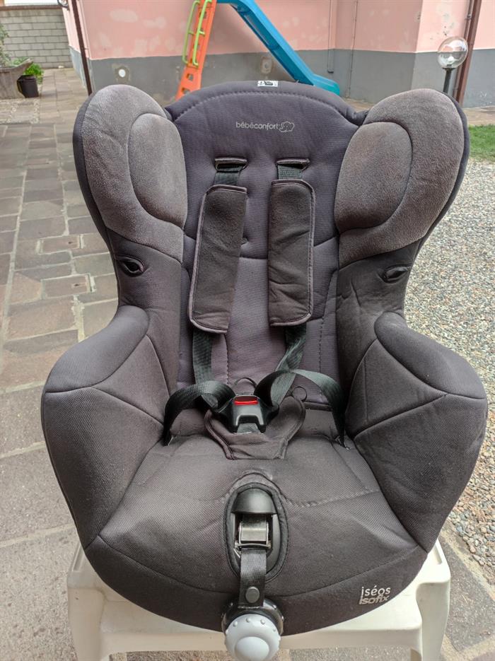 SEGGIOLINO BEBÈ CONFORT ISEOS ISOFIX BLACK